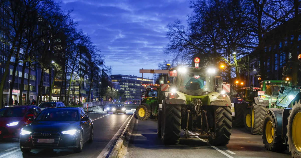 Belgian Tractors Park in Front of EU Parliament | NTD
