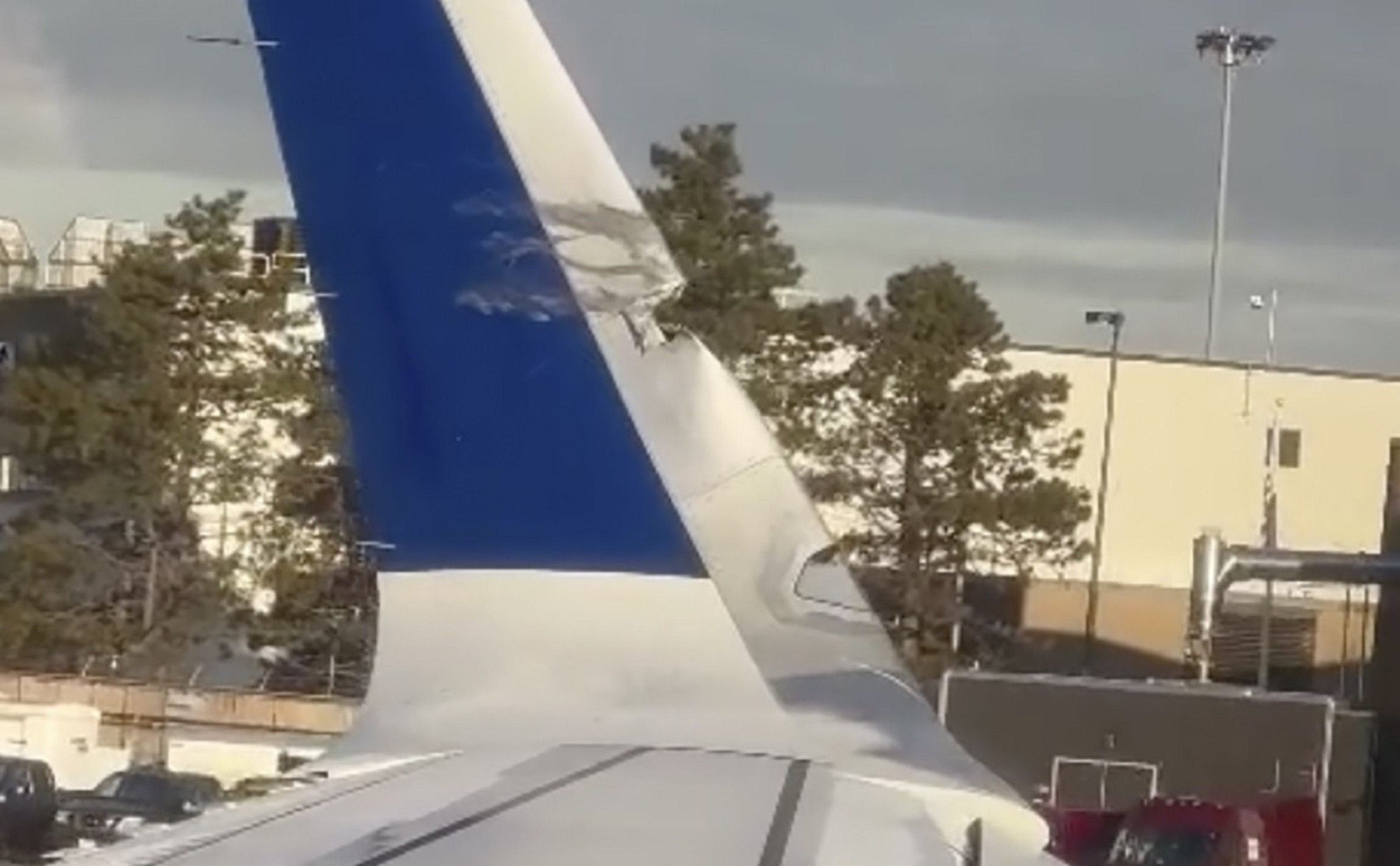 2 JetBlue Planes Make Contact at Logan Airport, Wingtip Touches Tail | NTD