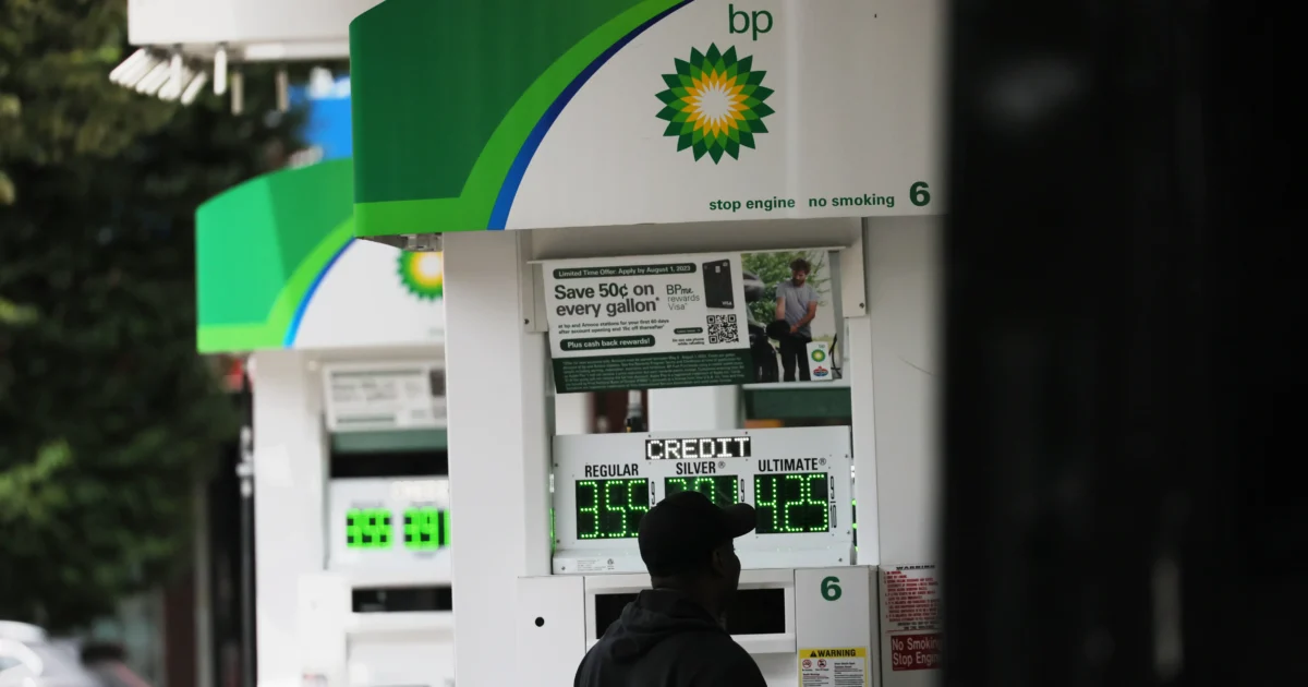 BP Executive’s Husband Caught Insider Trading | NTD