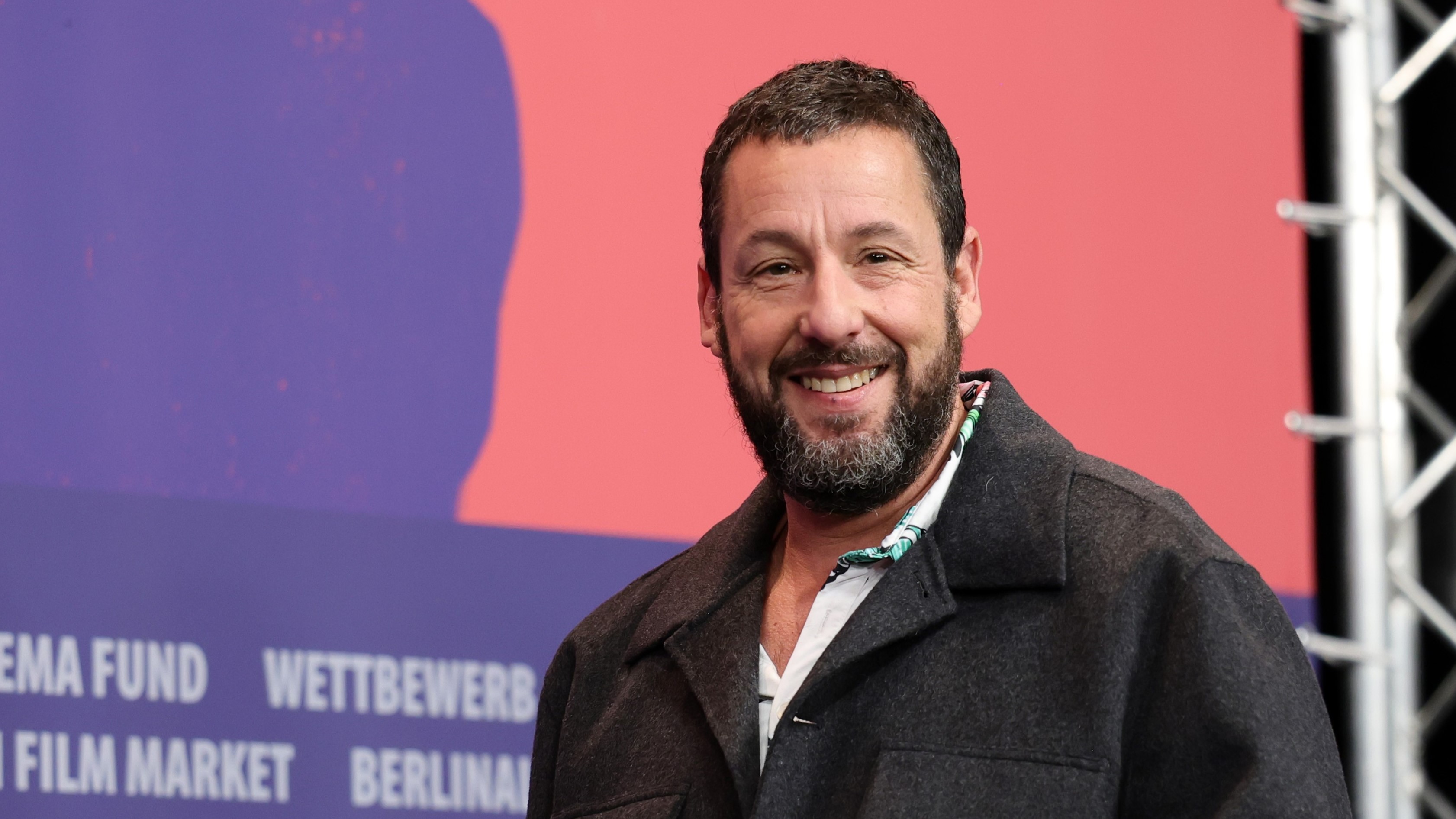 Adam Sandler Tops Forbes’ List of Highest Paid Actors of 2023 | NTD