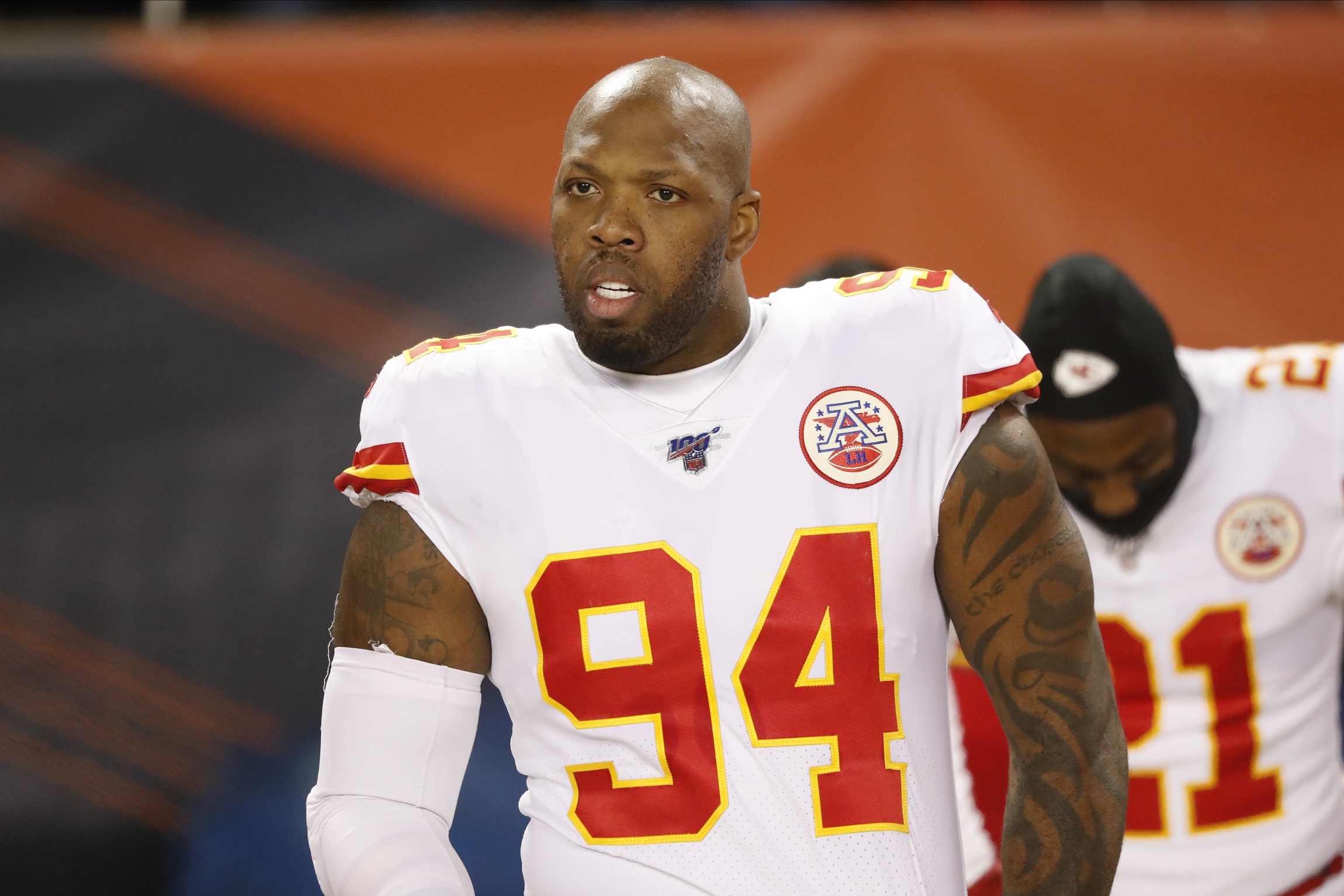 Former NFL Linebacker Terrell Suggs Faces Charges From Starbucks Drive ...