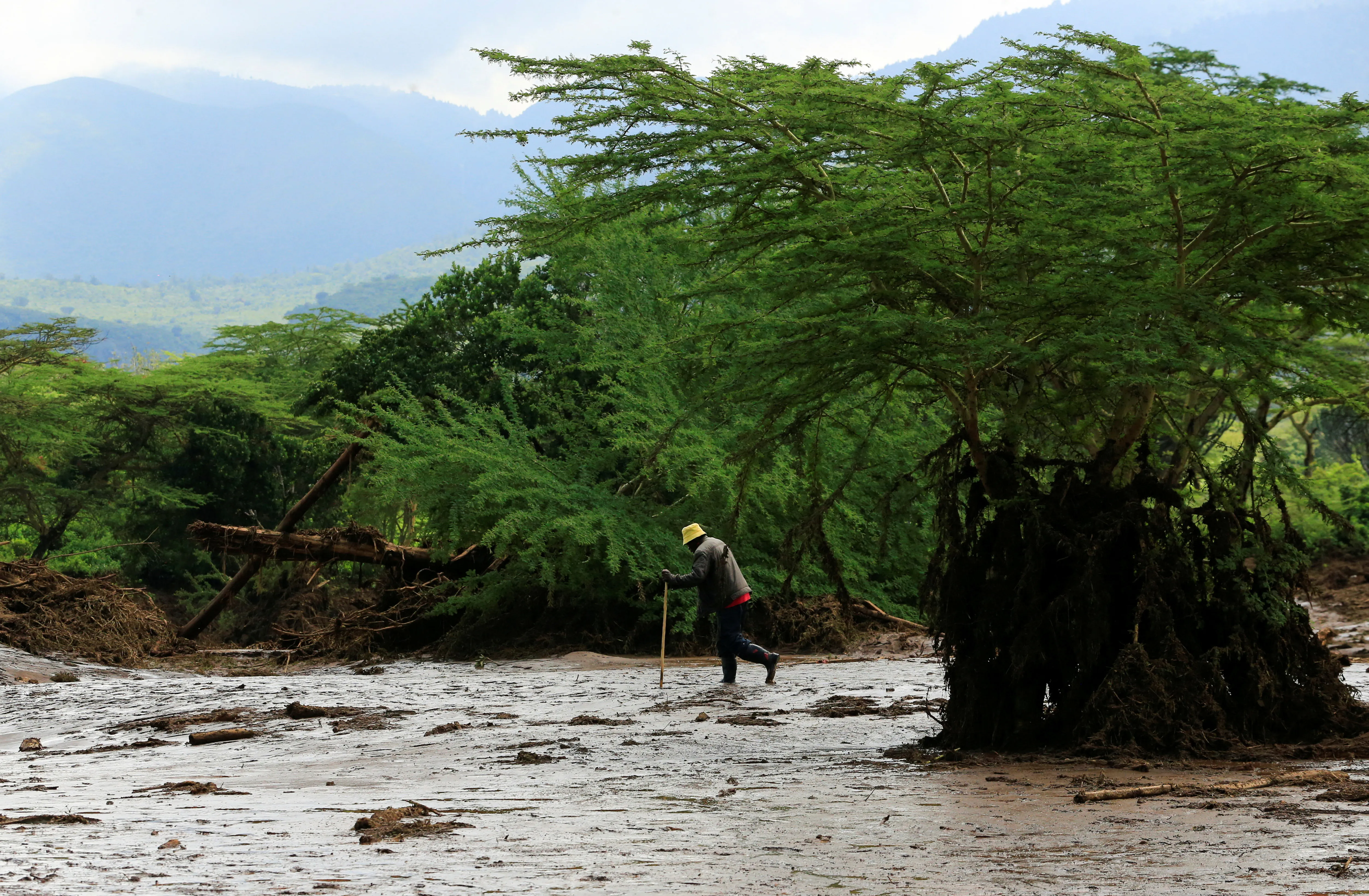 Flash Floods, Landslide Kill at Least 45 in Central Kenya | NTD