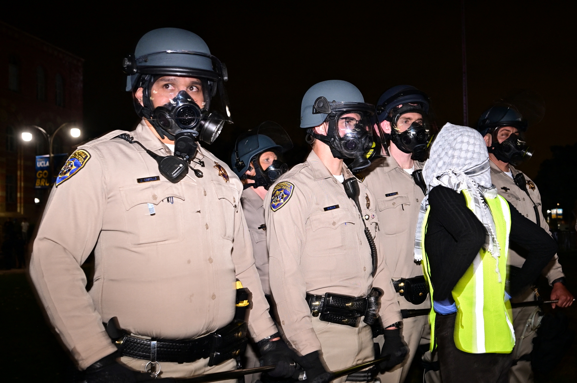 Police at UCLA Issue Unlawful Assembly Order at Pro-Palestine ...