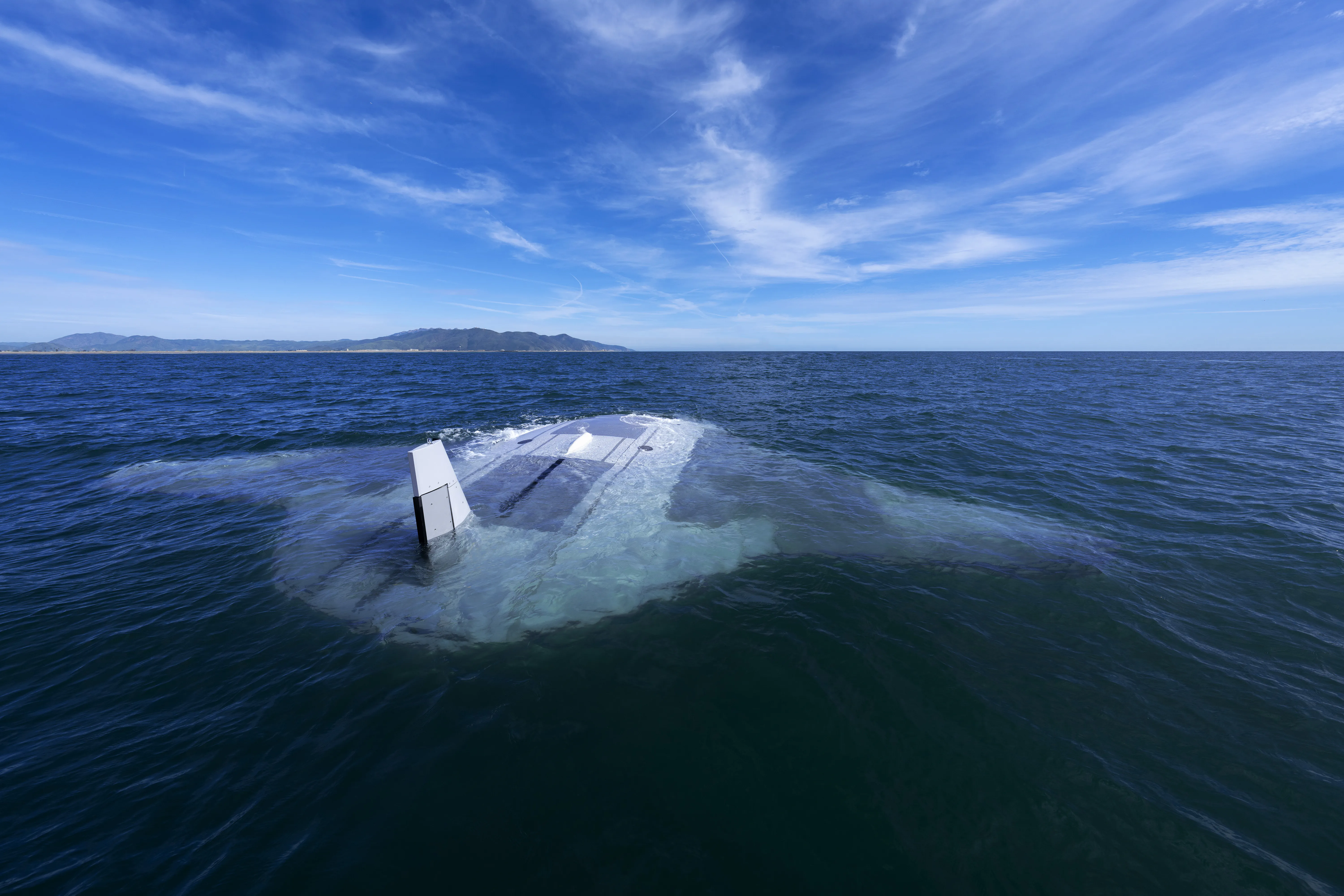 US Military Tests New Unmanned Naval Weapon Inspired by Manta Rays | NTD
