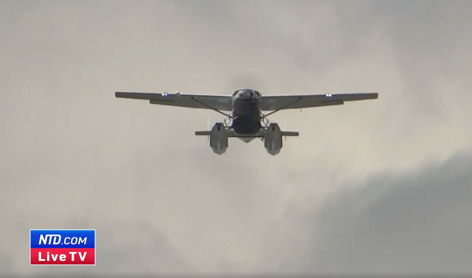 More Than 60 Aircraft Fly Over Washington in Celebration of Aviation | NTD