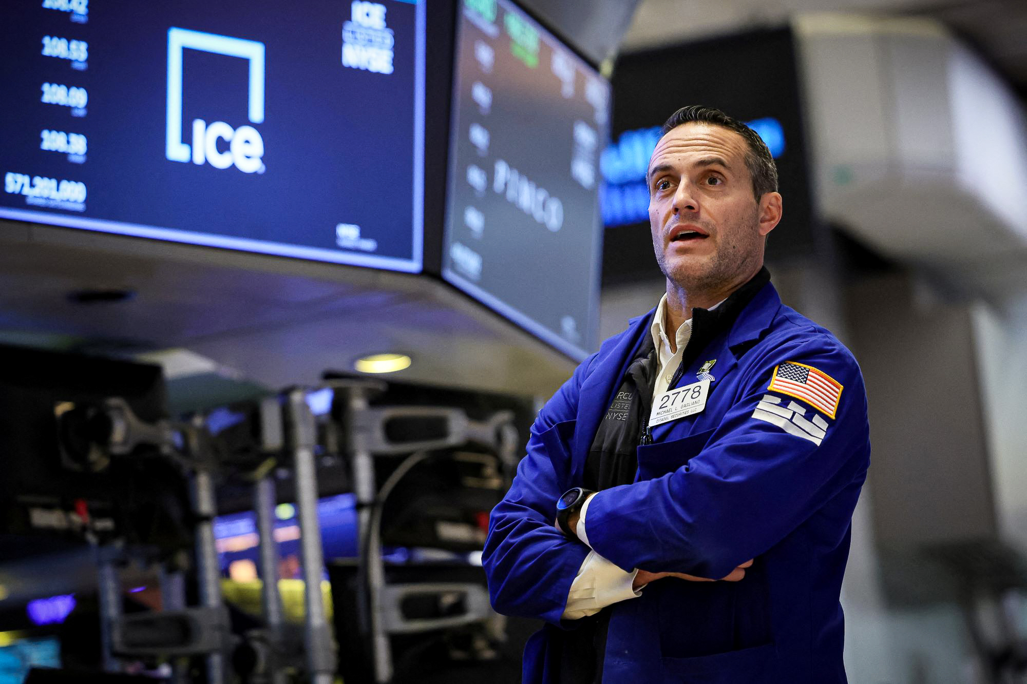 Dow Jones Hits Record 40,000 Points | NTD