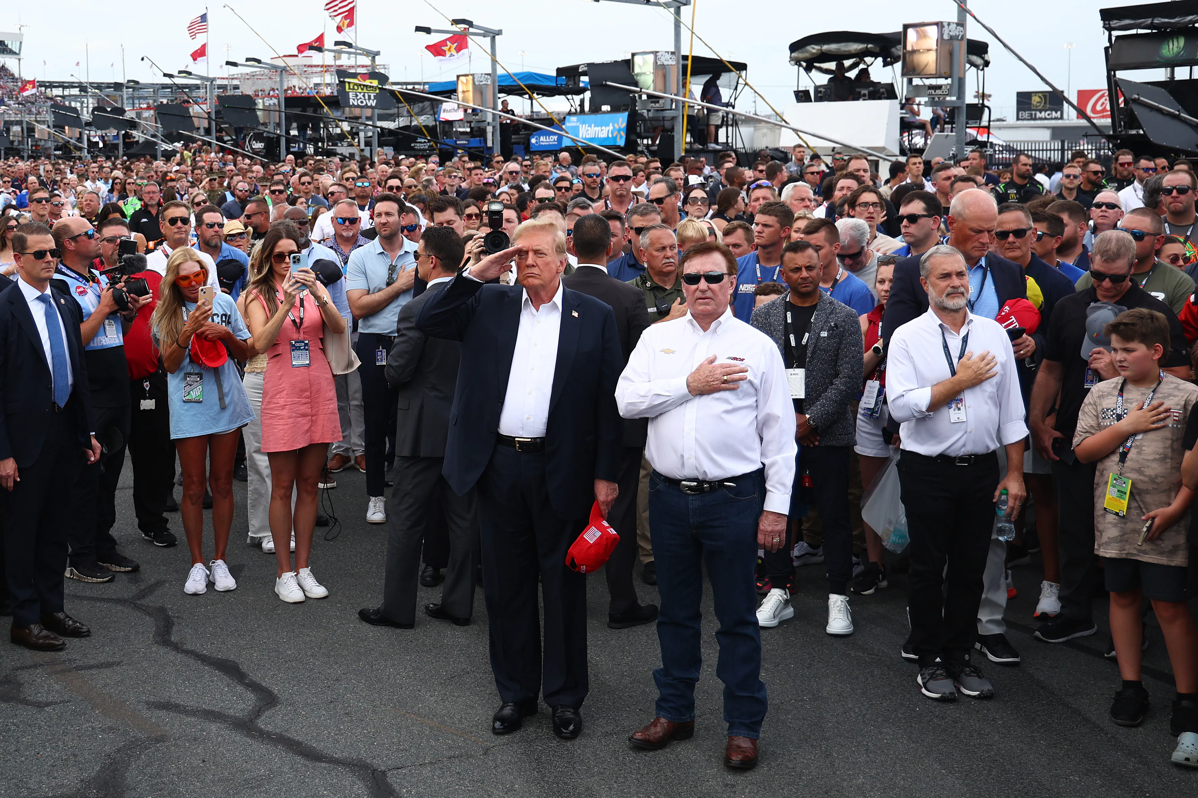 Trump Attends NASCAR Coca-Cola 600 at Charlotte Motor Speedway | NTD