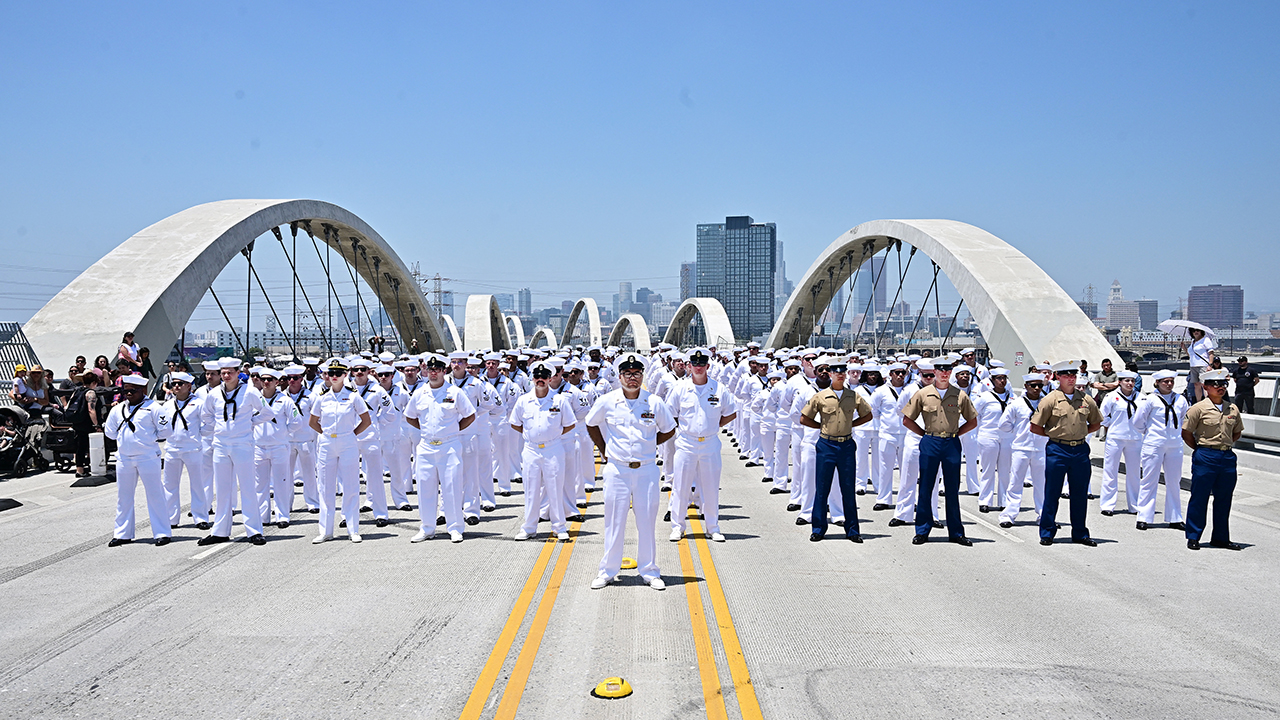 Los Angeles Fleet Week Celebrates US Sea Services | NTD