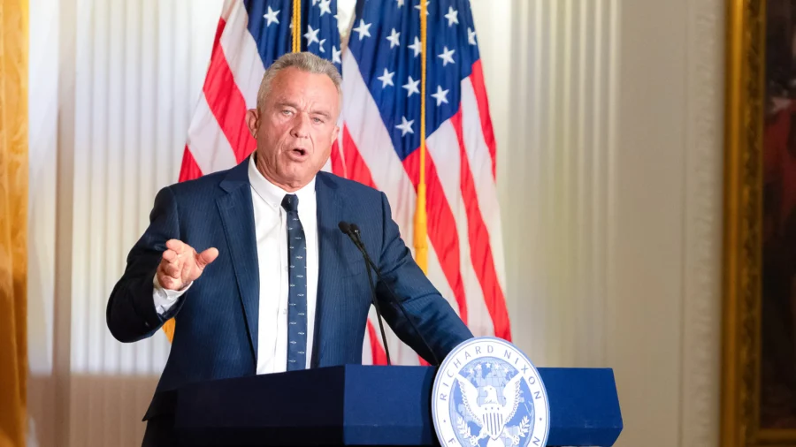 RFK Jr. Holds 'The Real Debate' in First Presidential Debate Evening | NTD