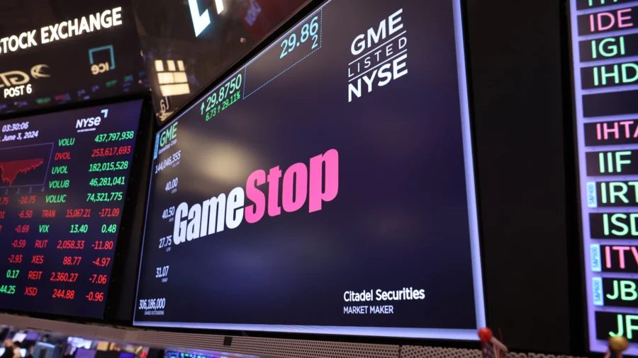 GameStop Slumps as 'Roaring Kitty' Returns to YouTube | NTD