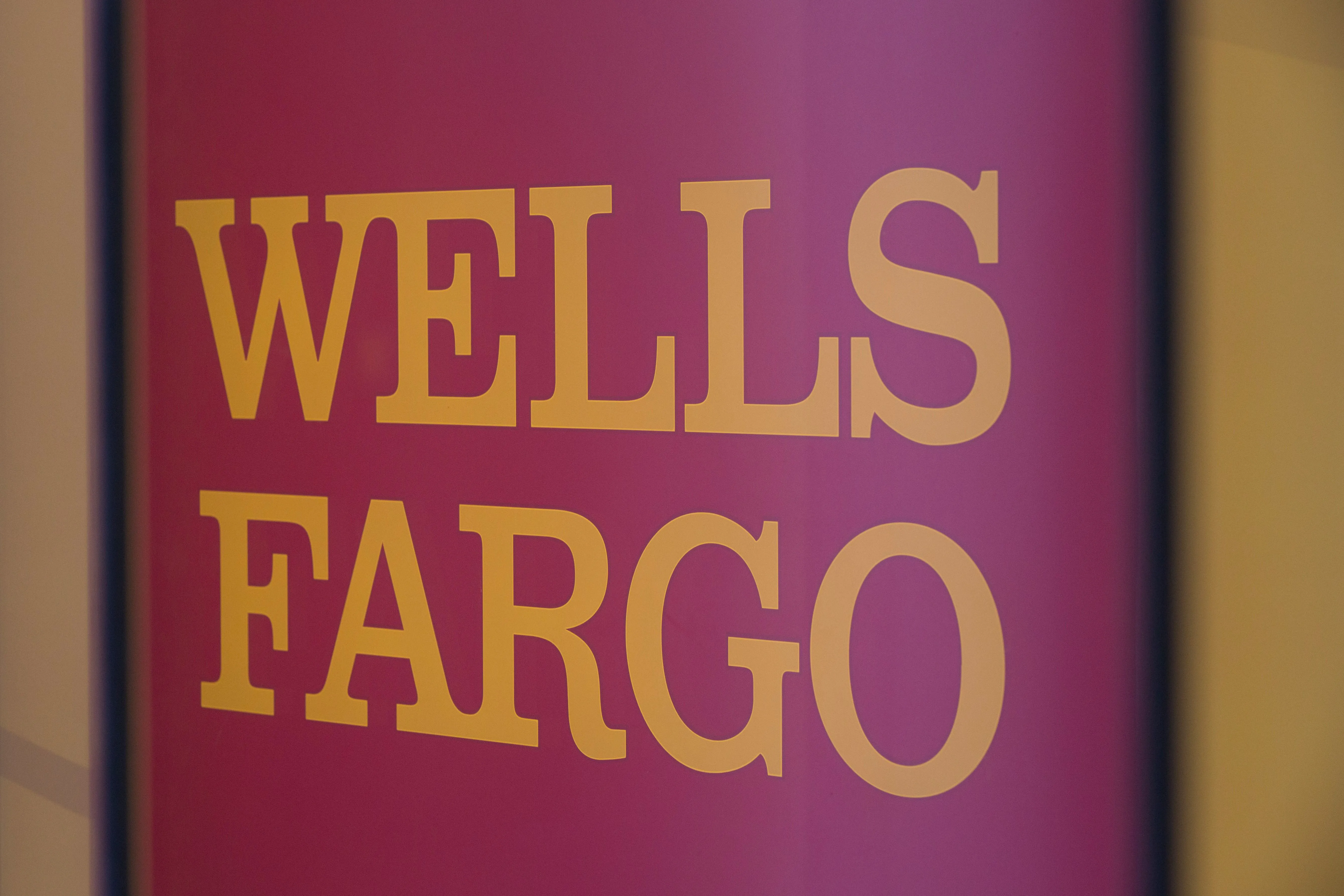 Wells Fargo Fires Over a Dozen Workers for Faking Keyboard Keystrokes | NTD