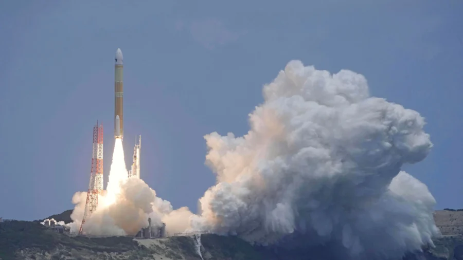 Japan Reattempts Launch of Radar Satellite After Failure Last Year | NTD