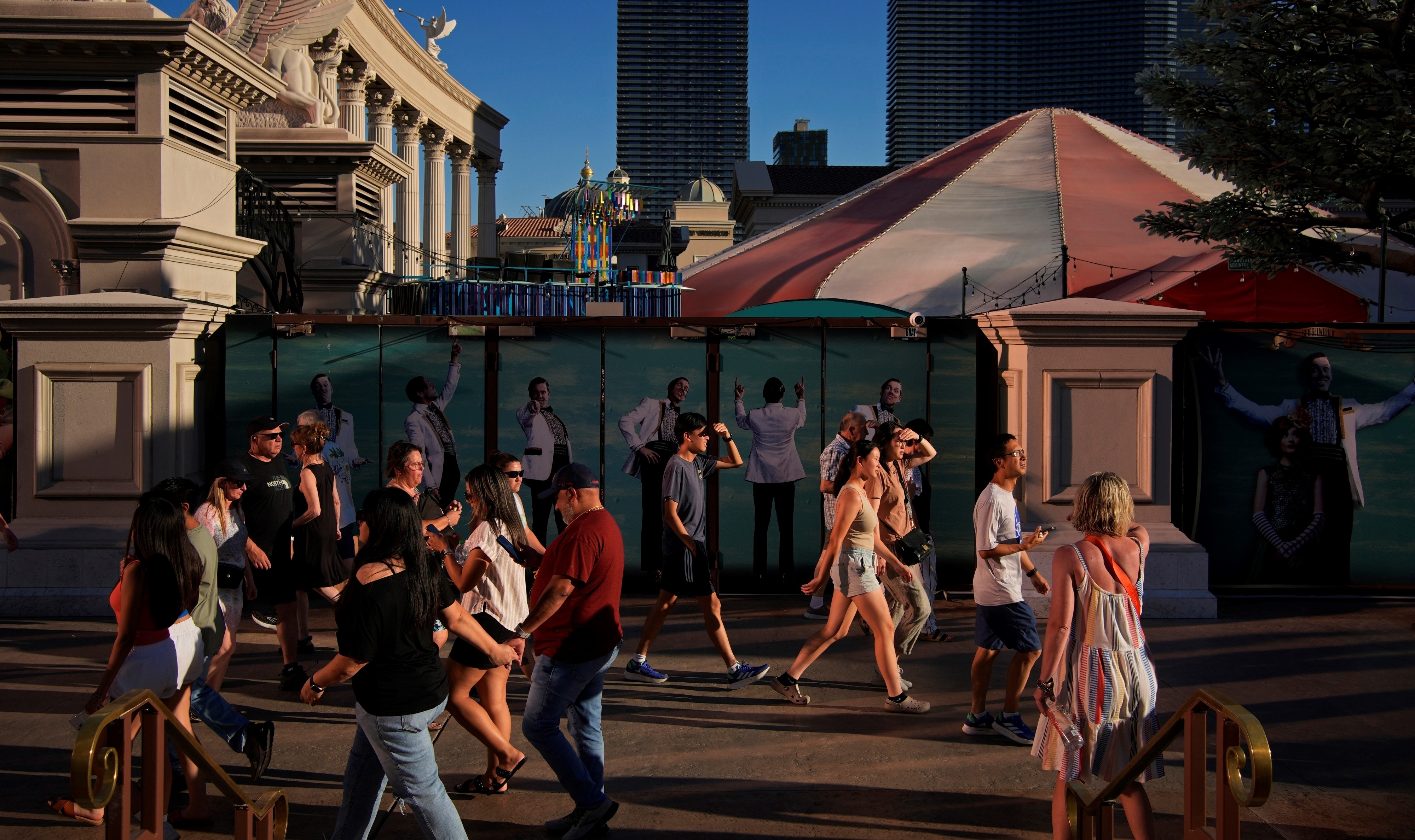 Las Vegas Eyes Record of 5th Consecutive Day Over 115 Degrees as Heat ...