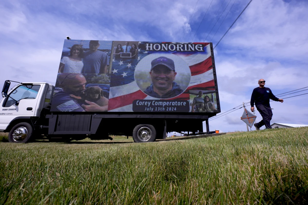 Thousands Gather at Banquet Hall to Celebrate Life of Former Fire Chief ...