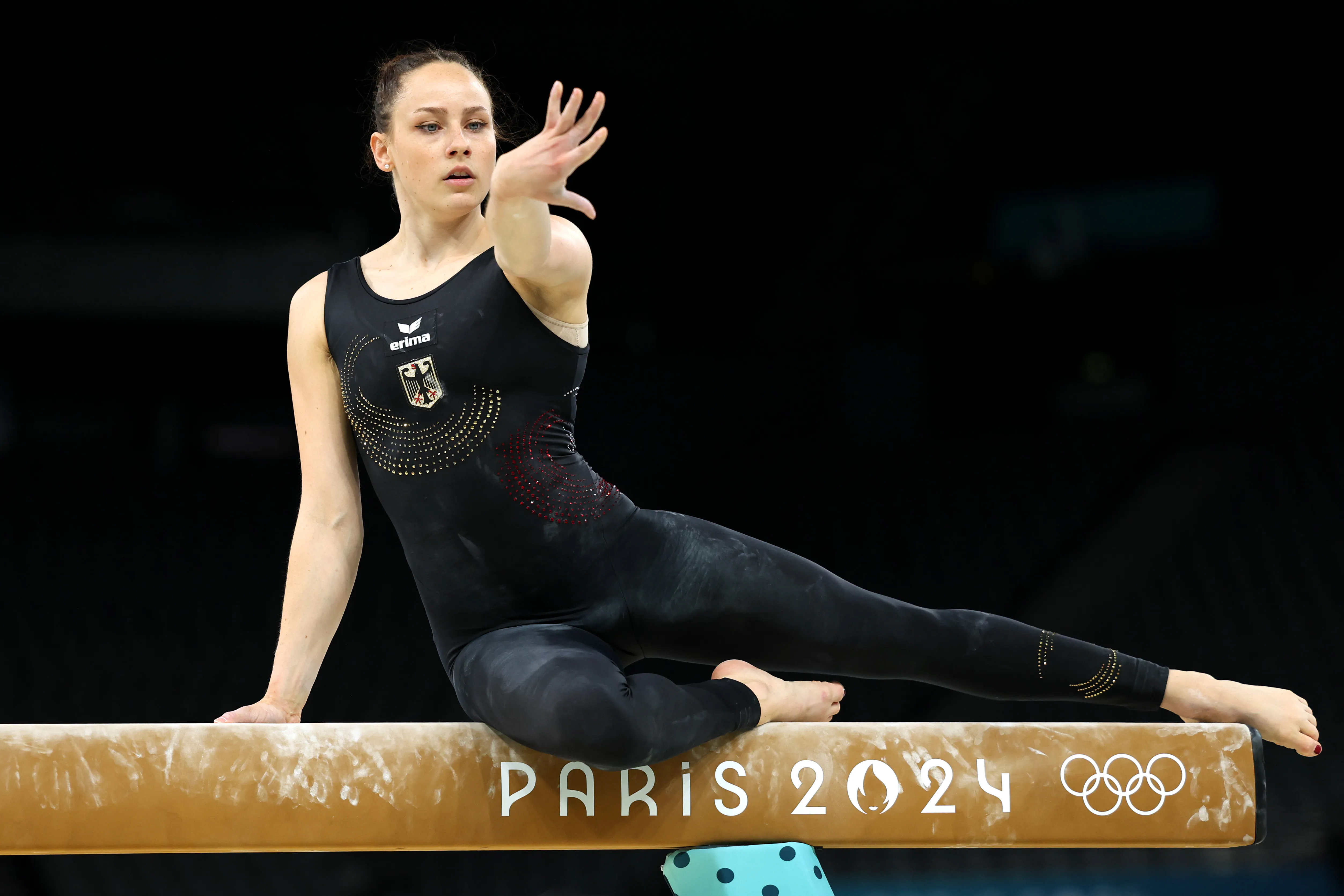 German Gymnasts Choose Full-Body Suits for Comfort, Freedom | NTD