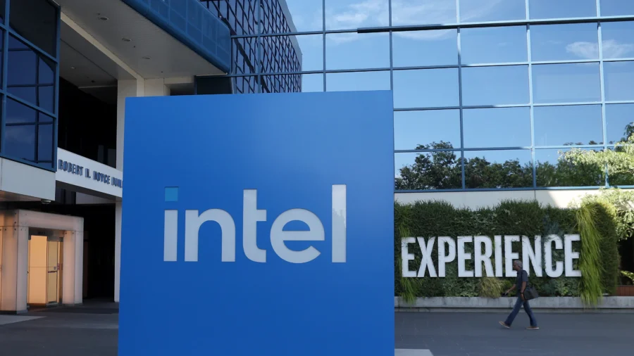 Chipmaker Intel to Cut 15,000 Jobs as Tries to Revive Its Business and ...