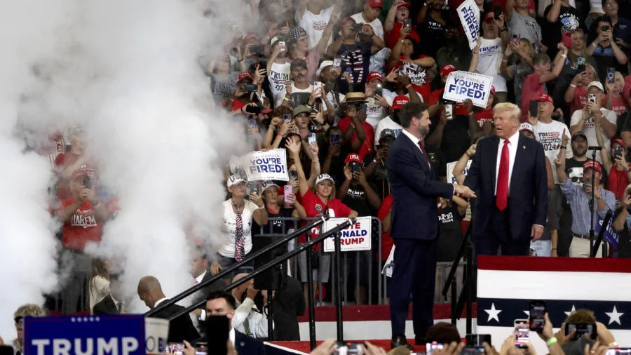 Trump, Vance Rally in Atlanta | NTD