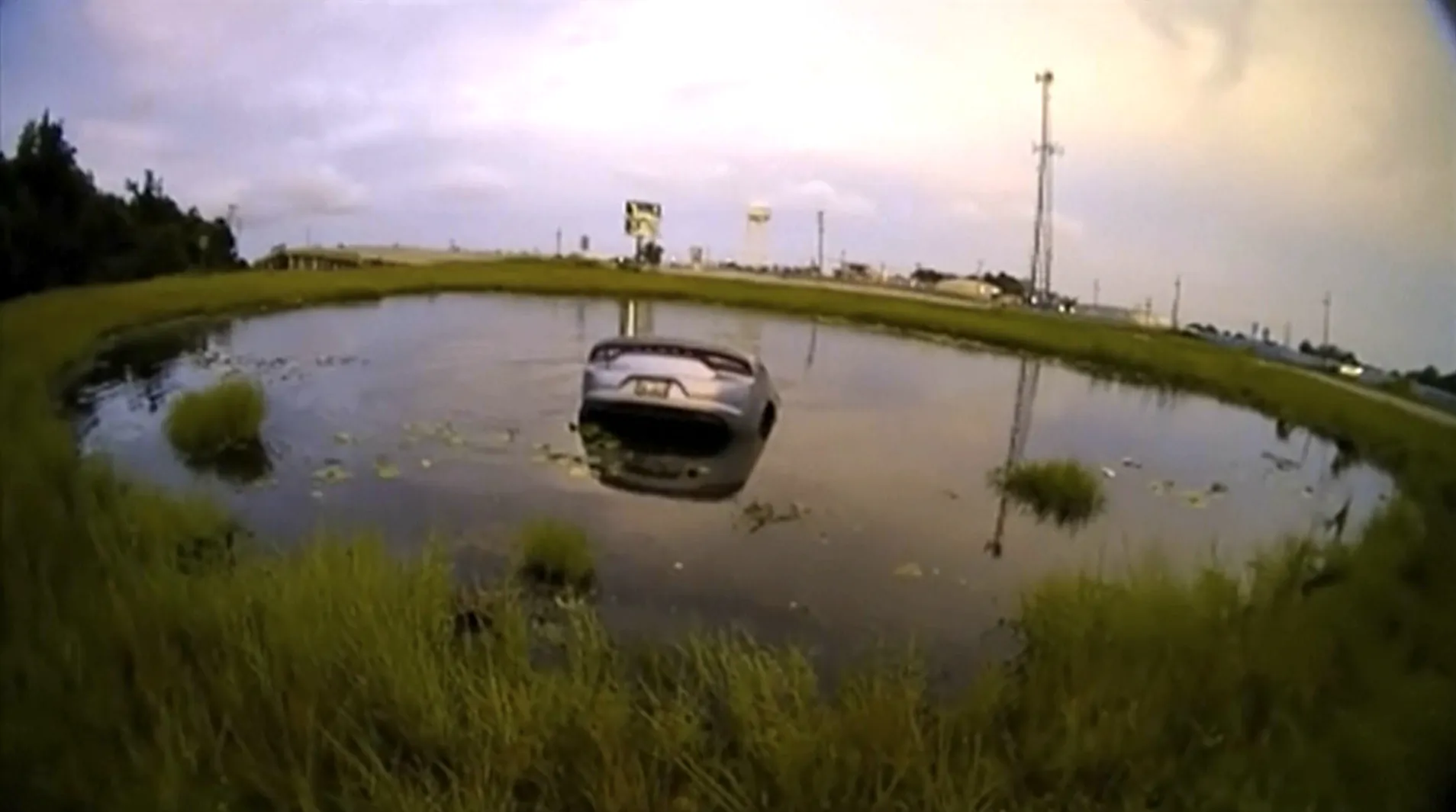 Texas Woman Recovering After Dramatic Rescue From Submerged Vehicle | NTD