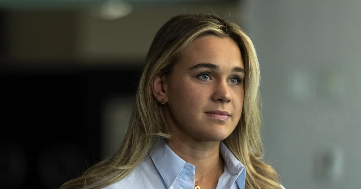 Swimmer Ali Truwit Makes Paralympics a Year After Losing Lower Leg in ...