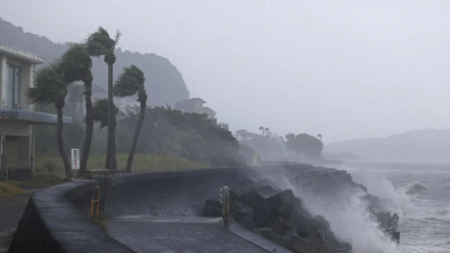Millions Told to Evacuate as Typhoon Pummels Japan | NTD