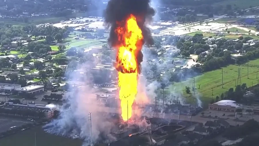 Pipeline Explosion Sends Towering Pillar of Flame Over Houston's ...