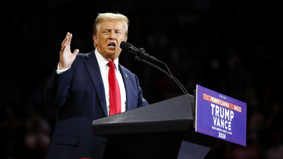 Trump Holds Rally in Reno, Nevada | NTD