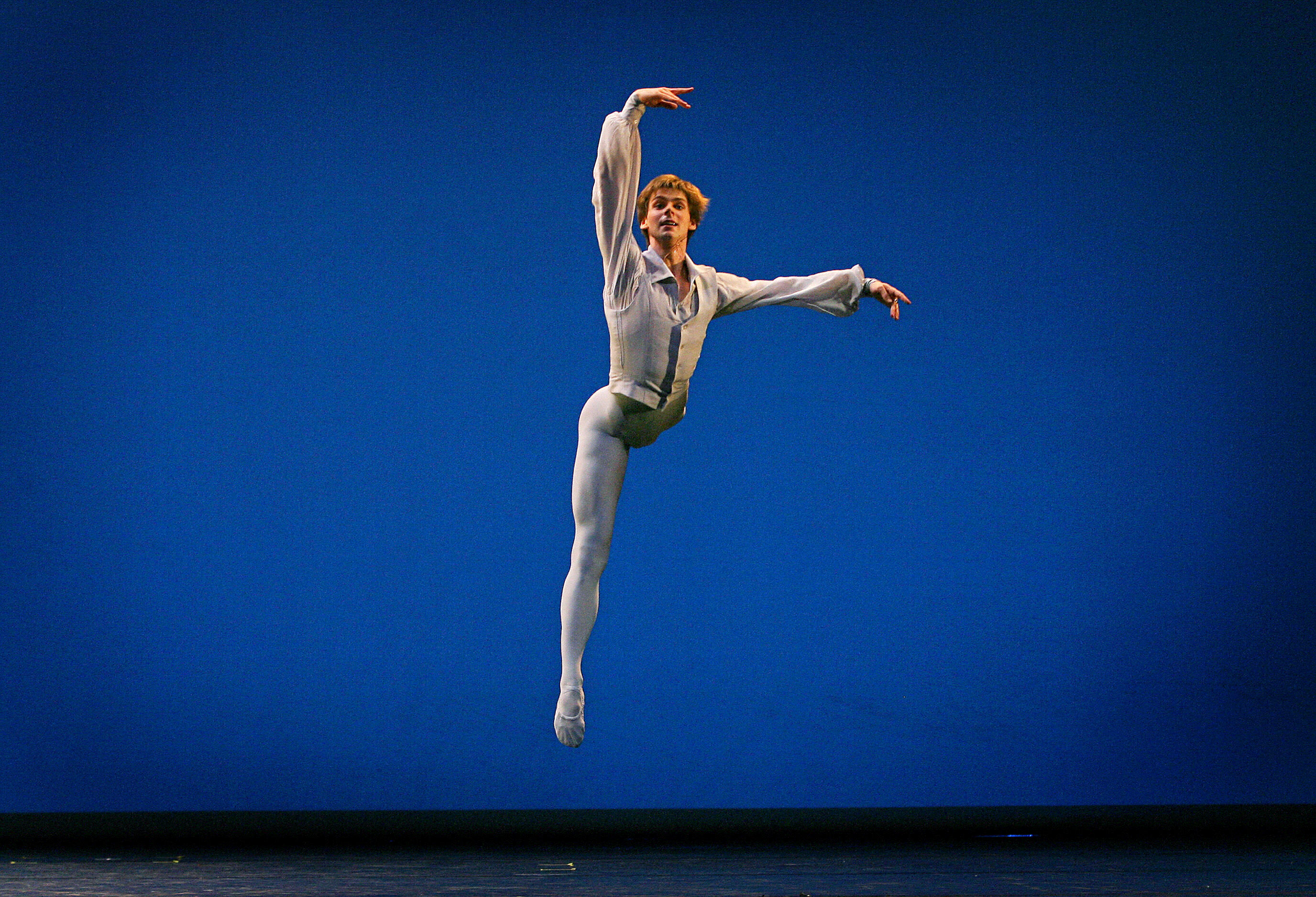 Russian Ballet Star Vladimir Shklyarov Dies After Falling From 5th ...