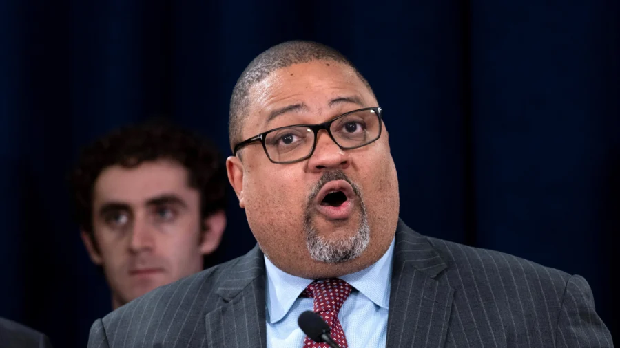 Manhattan DA Urges Judge to Reject Trump's Motion to Dismiss Business ...