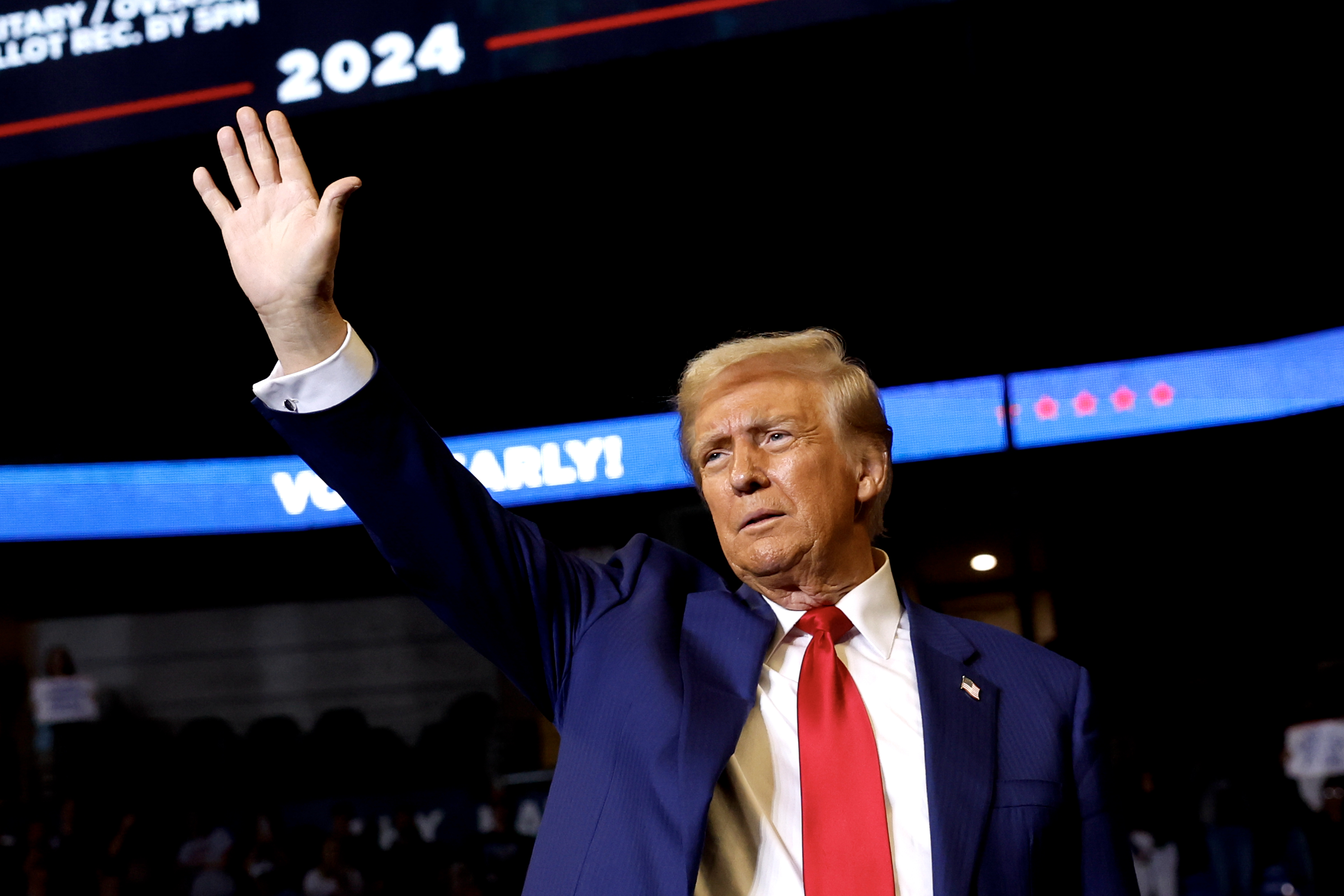 Trump to Ring Opening Bell on Wall Street’s NYSE for First Time | NTD