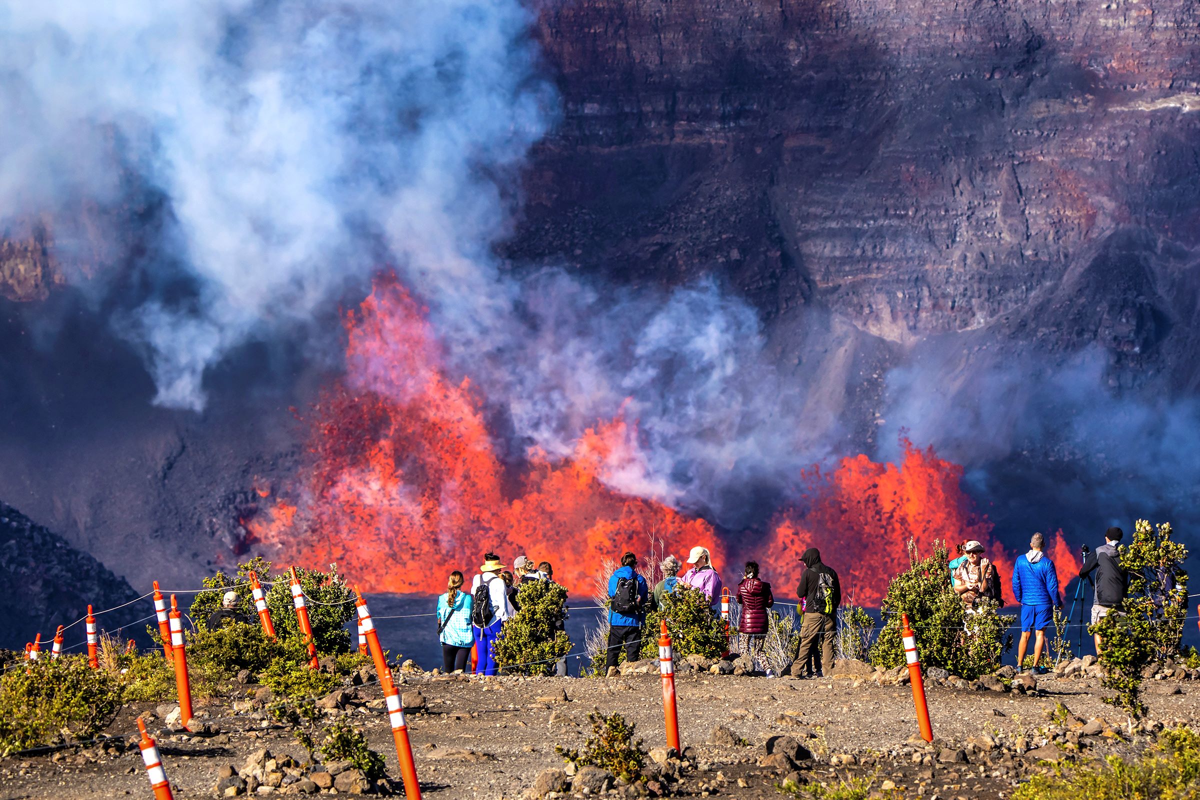 Stunning Photos Show Lava Erupting From Hawaii’s Kilauea Volcano | NTD