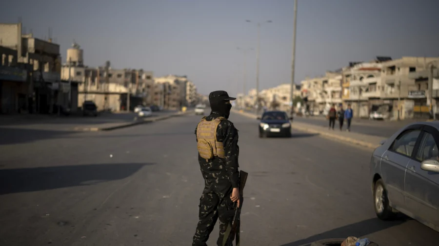 14 Syrian Police Killed in Ambush as Unrest Spreads | NTD