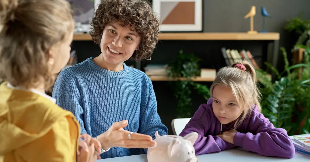 Survey Shows Financial Education for Children Pays Off | NTD