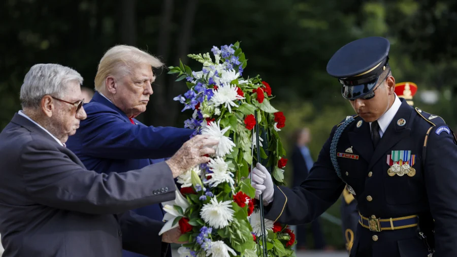 Trump Attends Wreath Laying Ceremony at Arlington Cemetery | NTD
