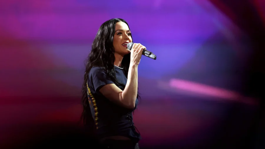 FireAid Concert Raises Over $100 Million for Los Angeles Wildfire Victims | NTD