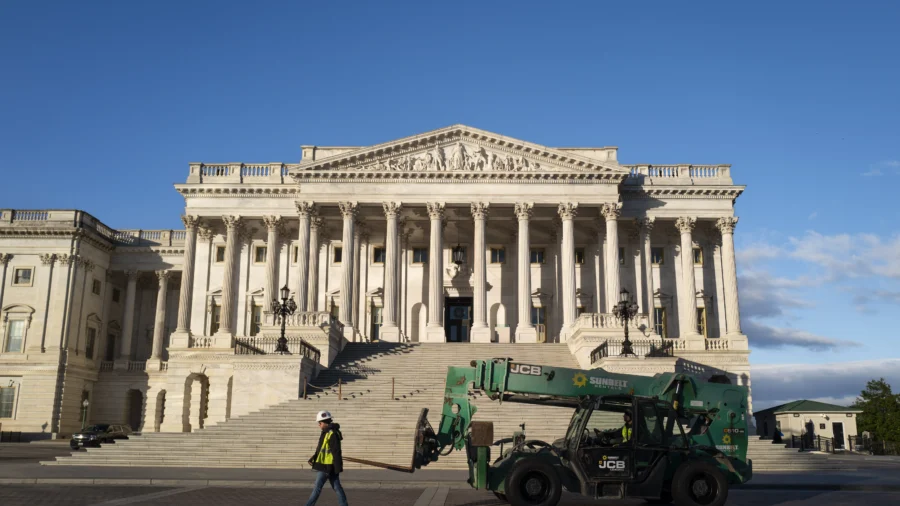 Senate Small Business Committee Meets on Relocating SBA Employees | NTD