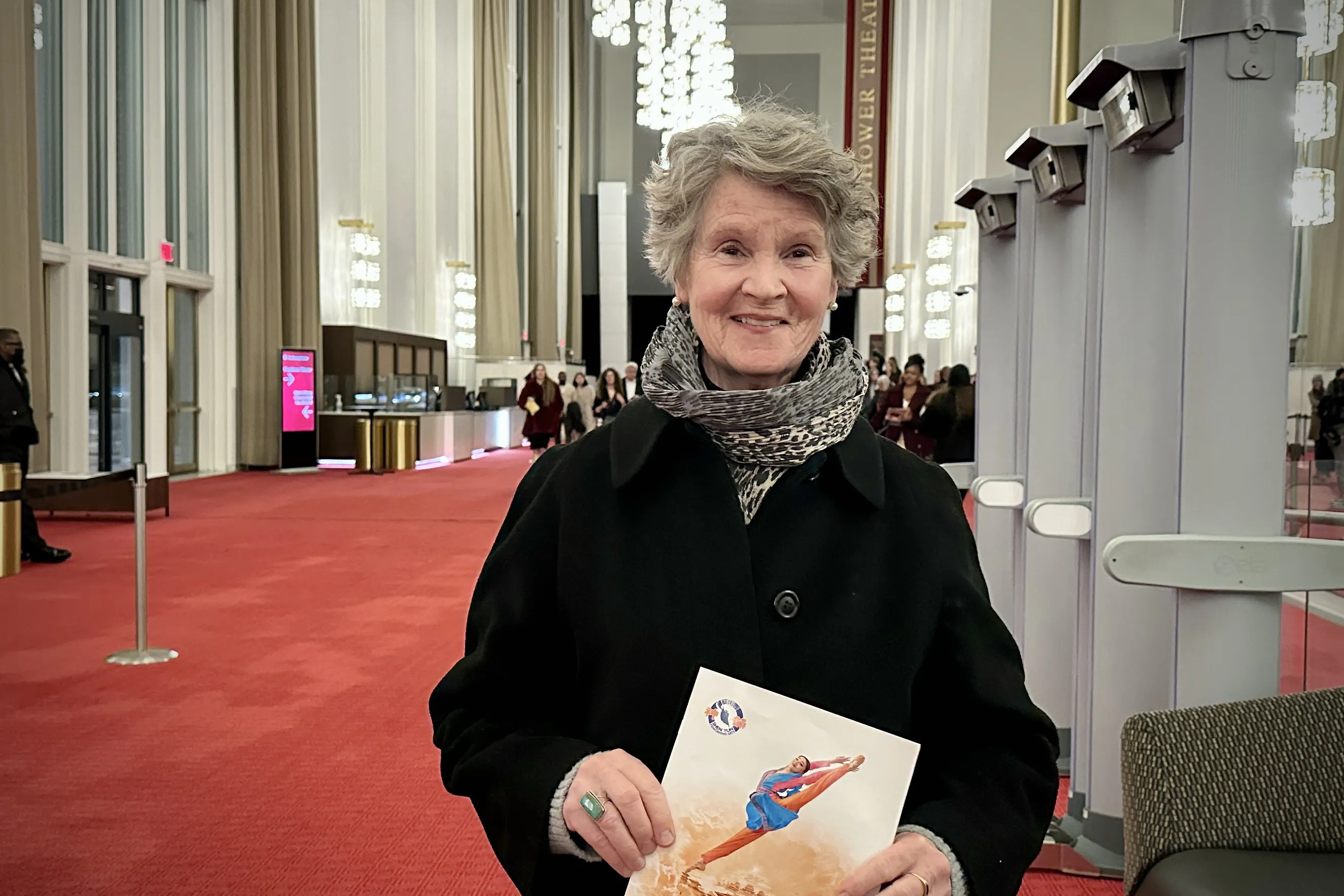 Shen Yun a Production of ‘Immense Creativity,’ Says Artist | NTD