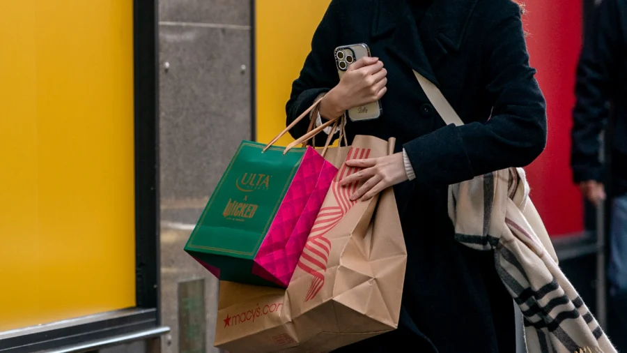 Consumer Confidence Slumps as Inflation Expectations Jump | NTD Consumer Confidence Slumps as Inflation Expectations Jump | NTD