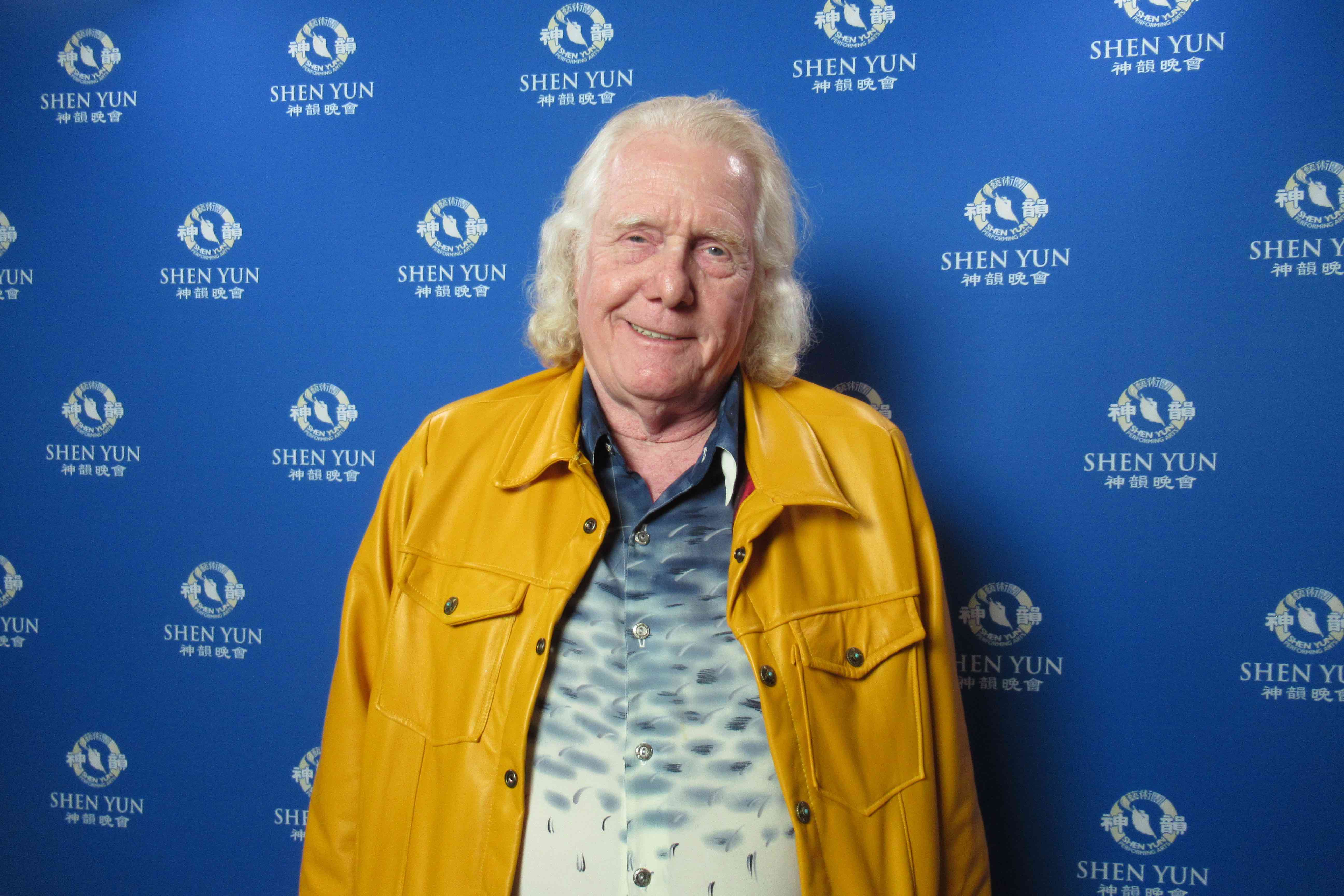 3 Time Emmy-Nominated Filmmaker Calls Shen Yun ‘Excellent’ | NTD