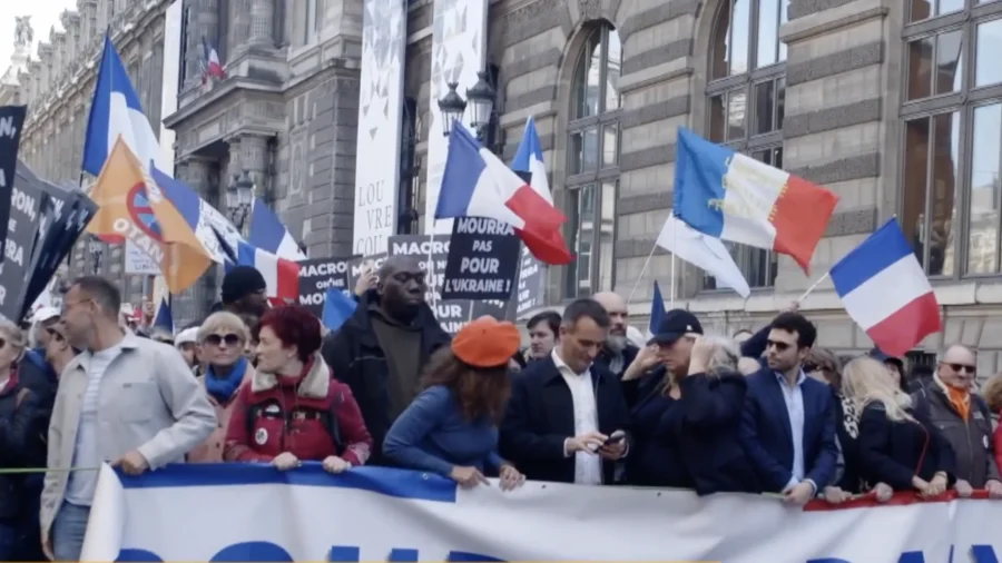 Paris Peace Protest Slams EU Leaders' Stance on Ukraine | NTD