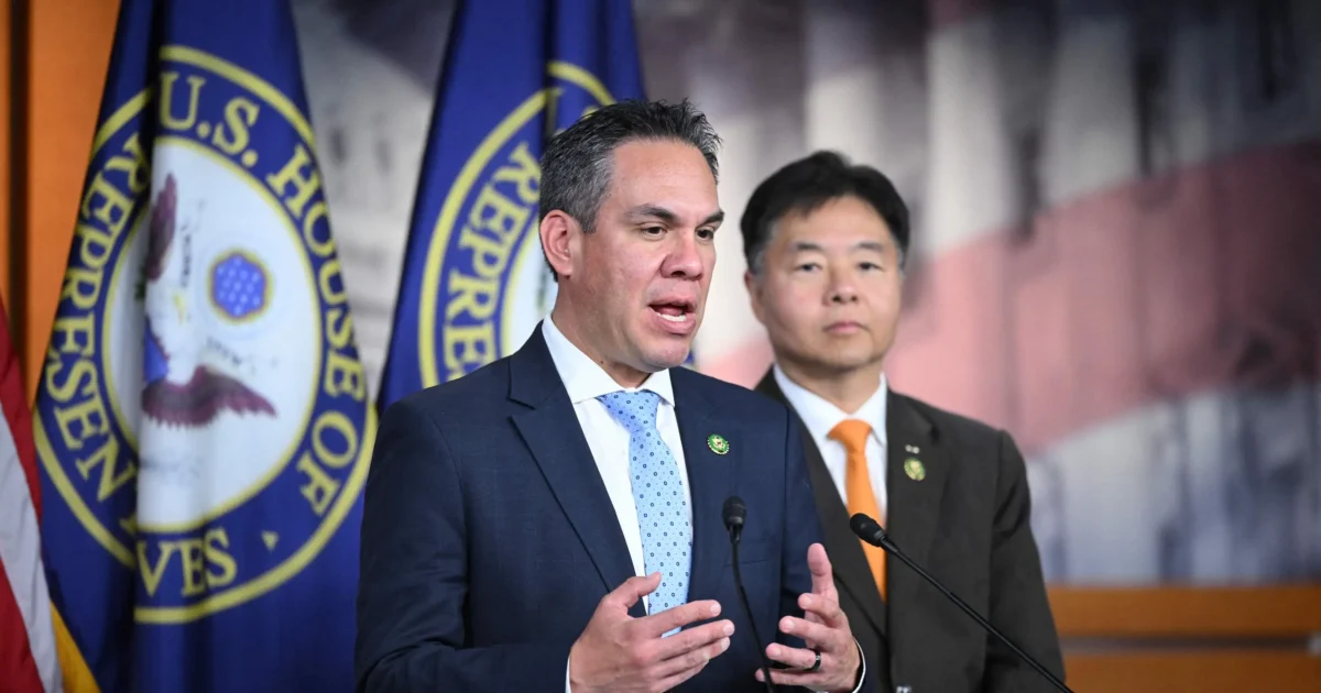 House Democratic Party Leaders Hold Weekly Press Conference | NTD