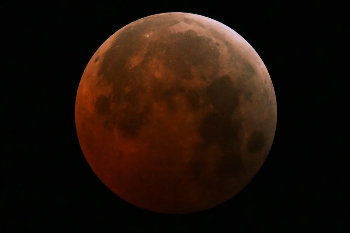 In Photos: March Blood Moon Total Lunar Eclipse Lights Up the Sky | NTD