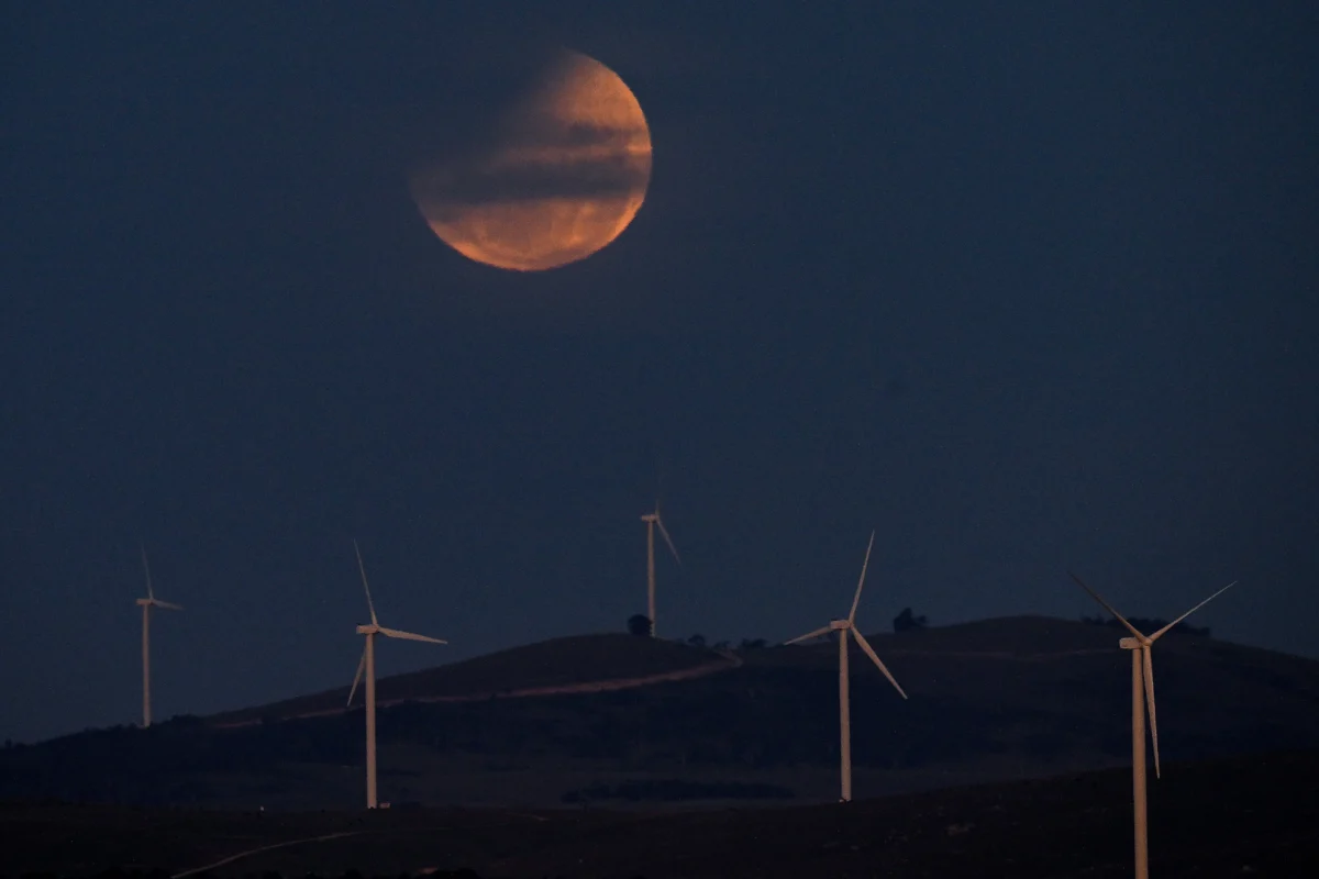 In Photos: March Blood Moon Total Lunar Eclipse Lights Up the Sky | NTD
