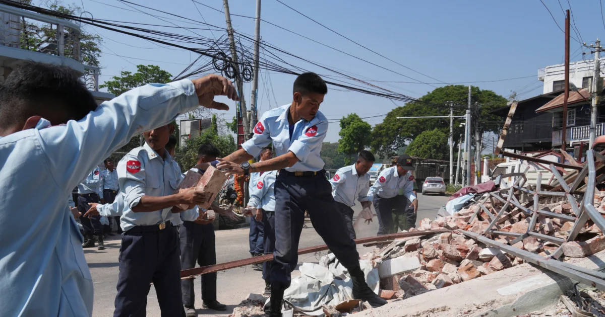 Survivors Still Being Found From Burma Earthquake, but Hopes Begin to ...
