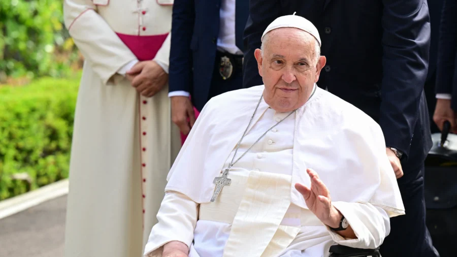 Pope Francis Dies at 88 After Suffering Stroke, Heart Failure | NTD