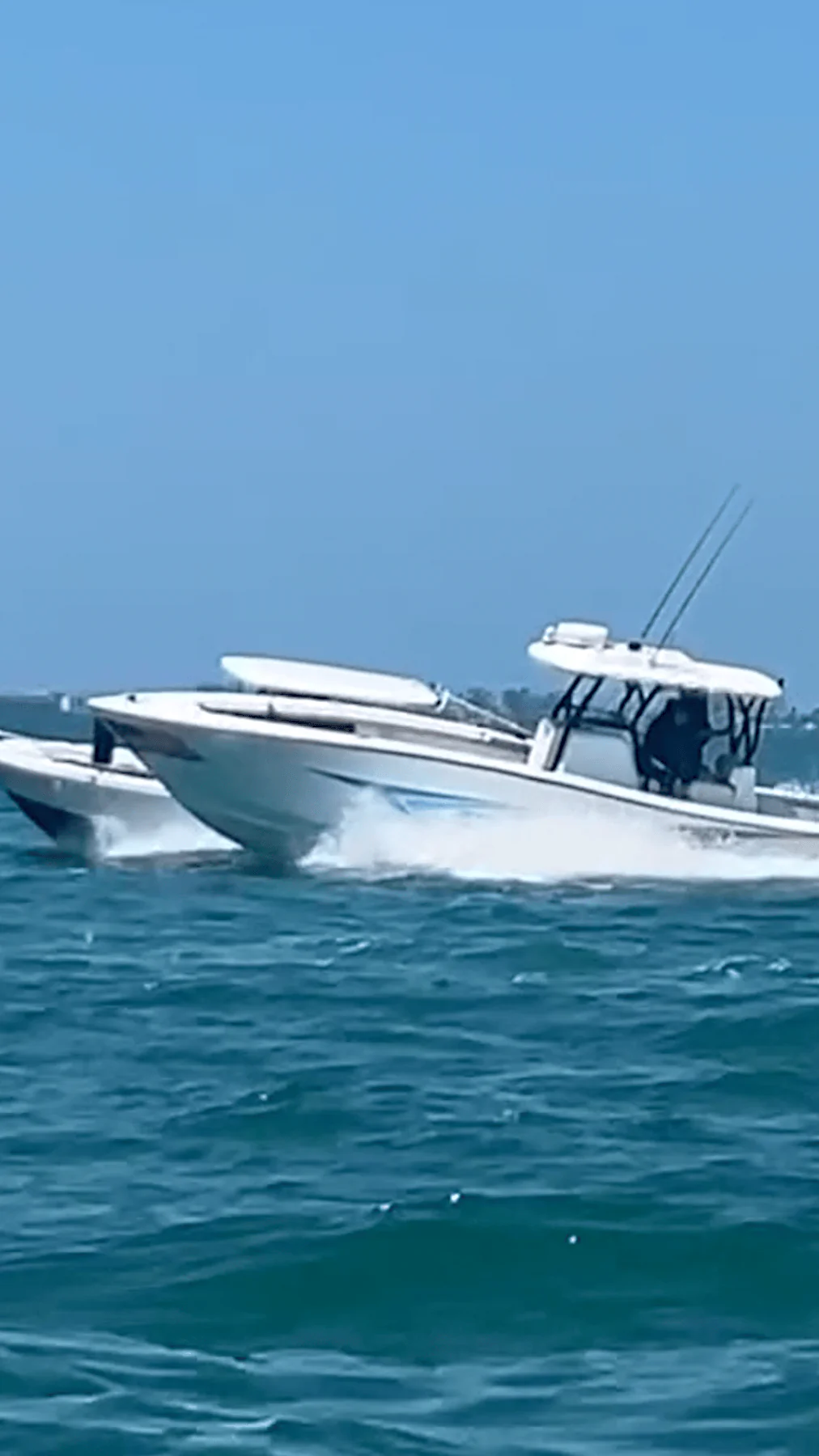Florida Police Chase Runaway Boat After Driver Falls Overboard | NTD