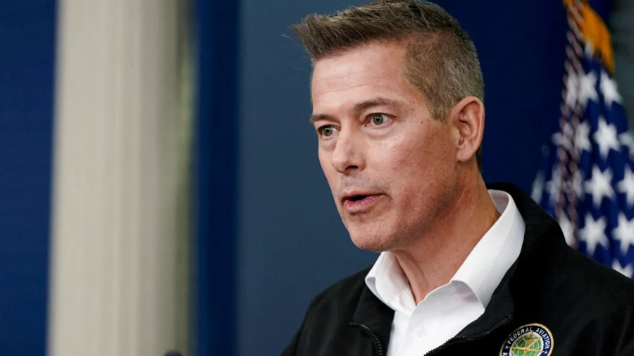 Transportation Secretary Duffy Announces New Air Traffic Control System ...