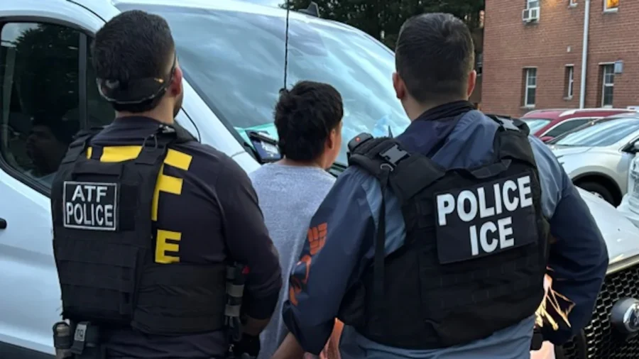 189 Illegal Immigrants Arrested in DC Immigration Crackdown | NTD