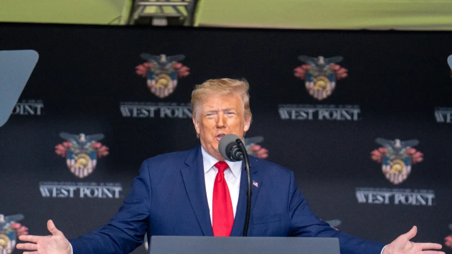 Trump Delivers Commencement Address at West Point | NTD