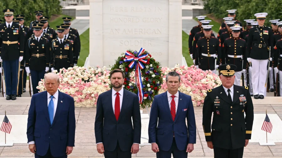 Trump Honors America’s Fallen Heroes in Memorial Day Address | NTD