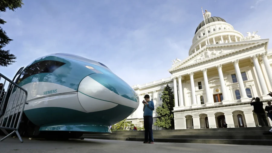 Feds Say California Bullet Train Has ‘No Viable Path,’ Threaten to Pull ...